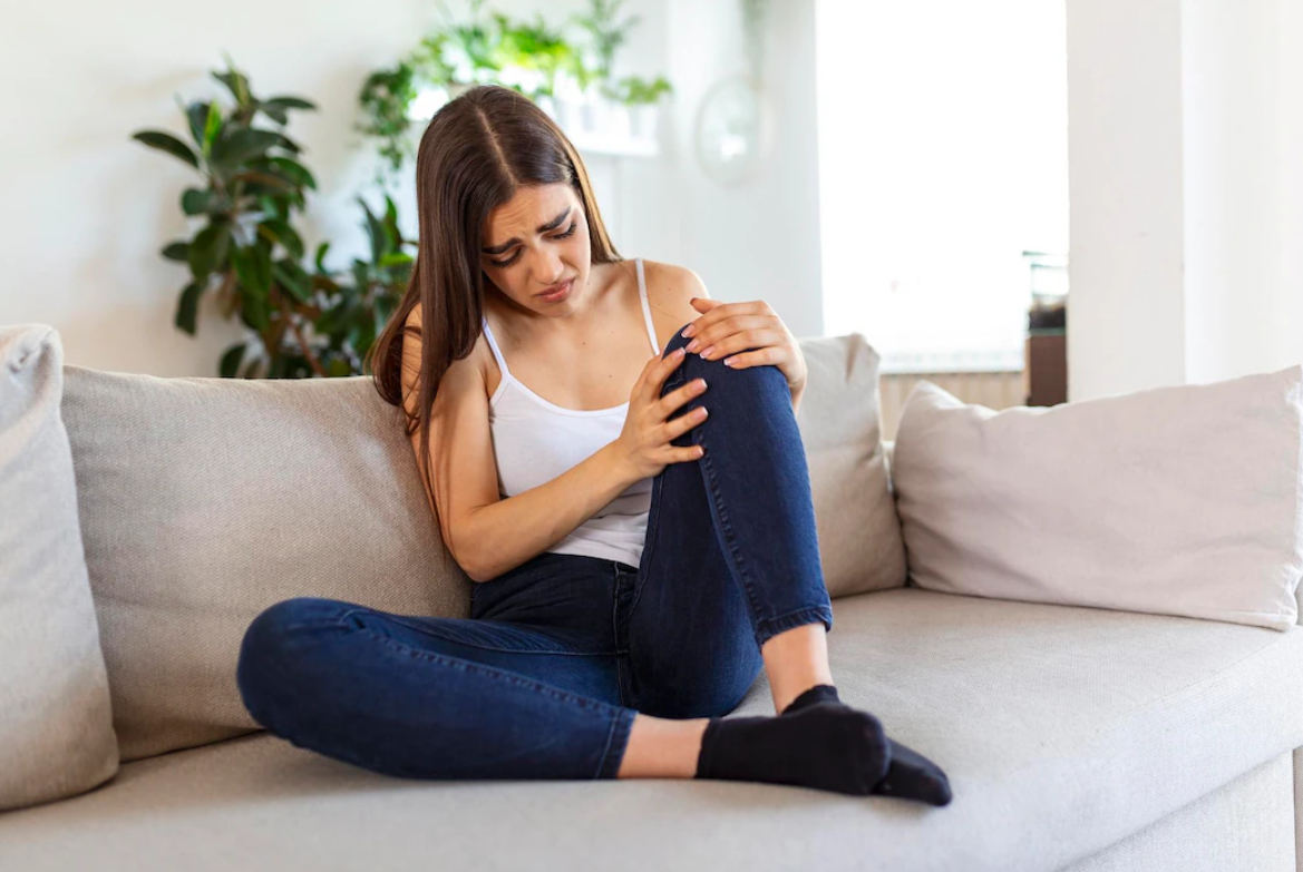 Why Do Your Knees Click and Should You Worry? - Read & Learn More